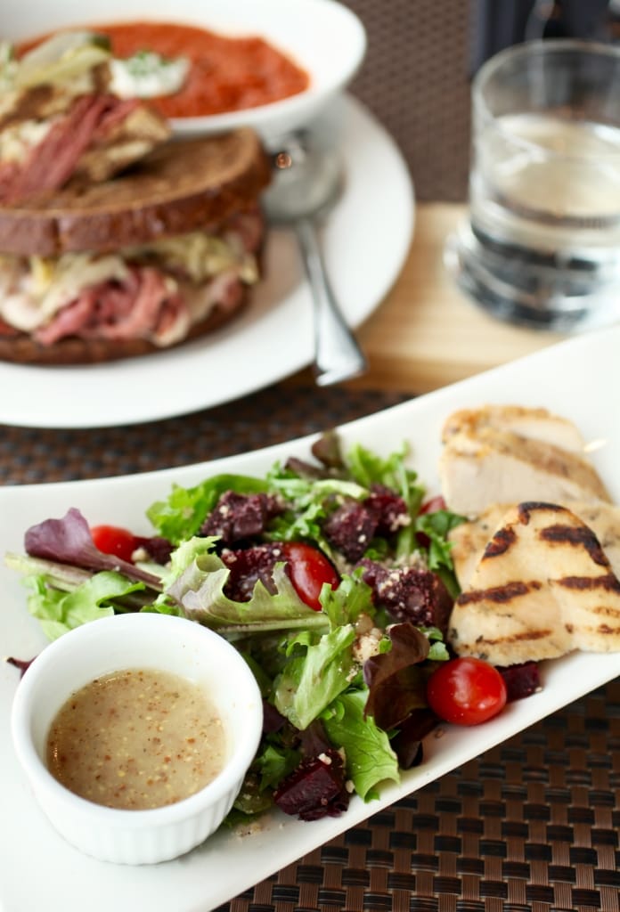 Easy Shredded Chicken Tinga Tacos | Nutrition in the Kitch