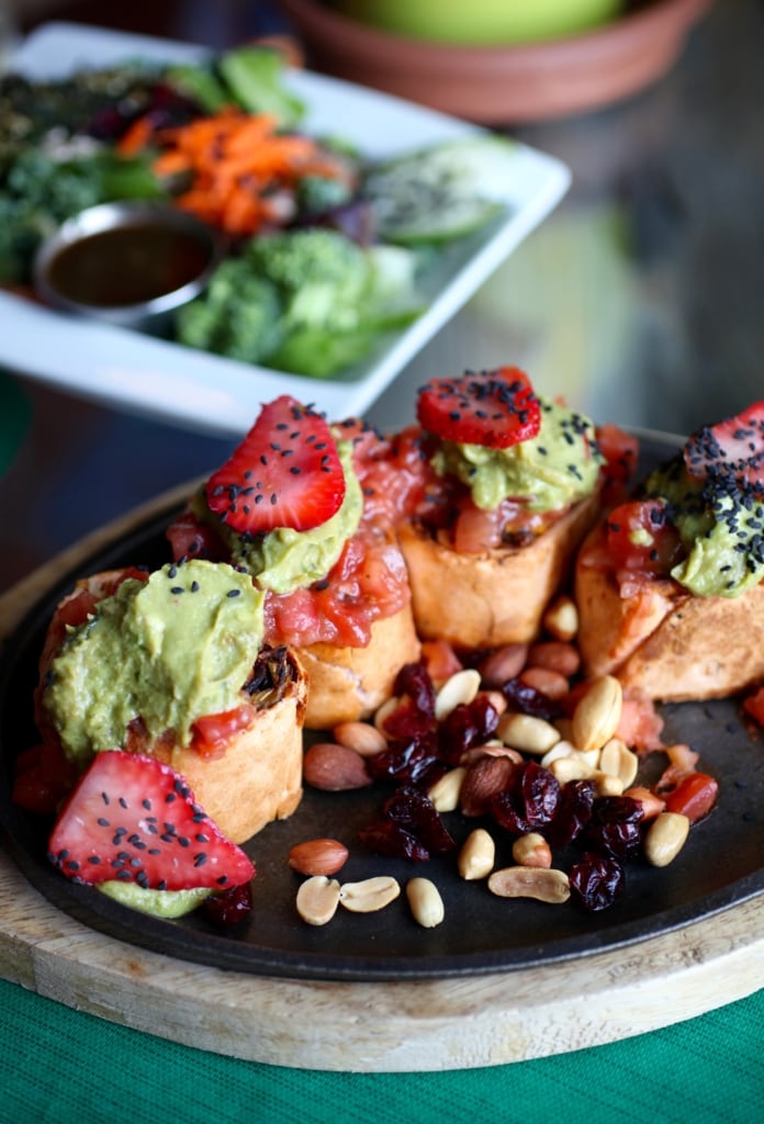 Easy Shredded Chicken Tinga Tacos | Nutrition in the Kitch